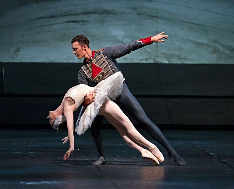 Bayerisches Staatsballett - Schwanensee - Ray Barra - Corona-Version ...