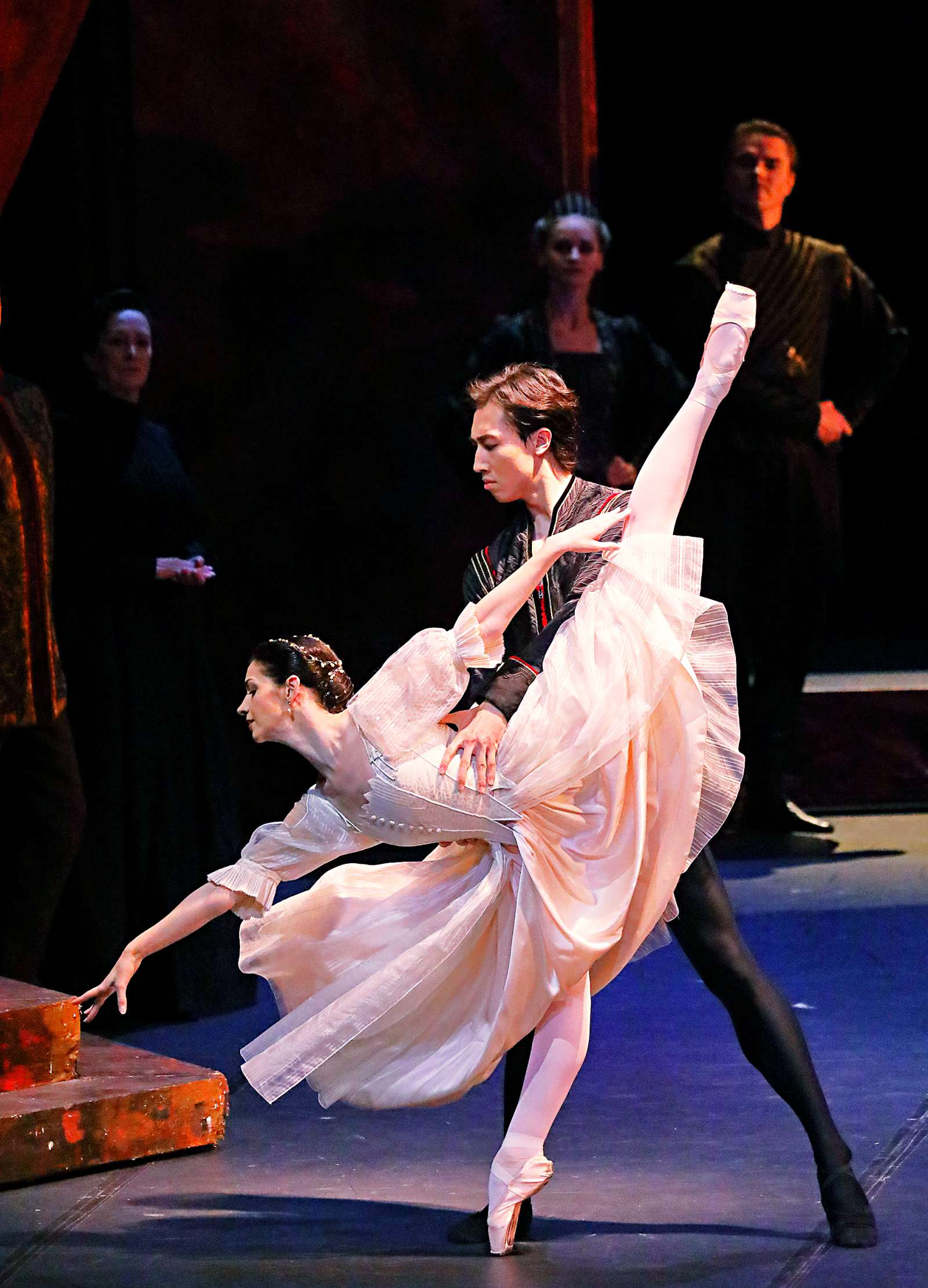 Bayerisches Staatsballett - Schwanensee - Ray Barra - Corona-Version ...
