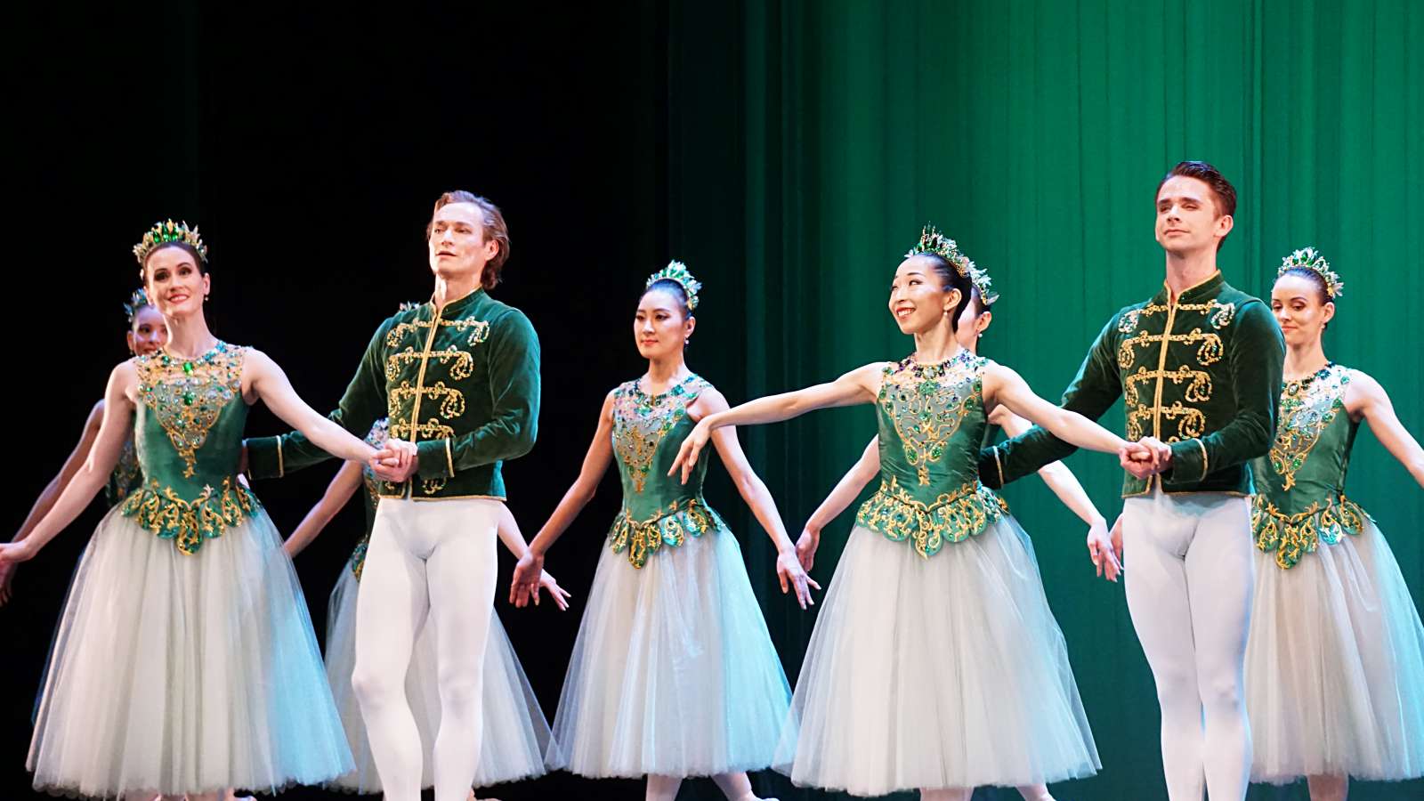 Staatsballett Berlin - Jewels - George Balanchine - Aya Okumura - Iana ...