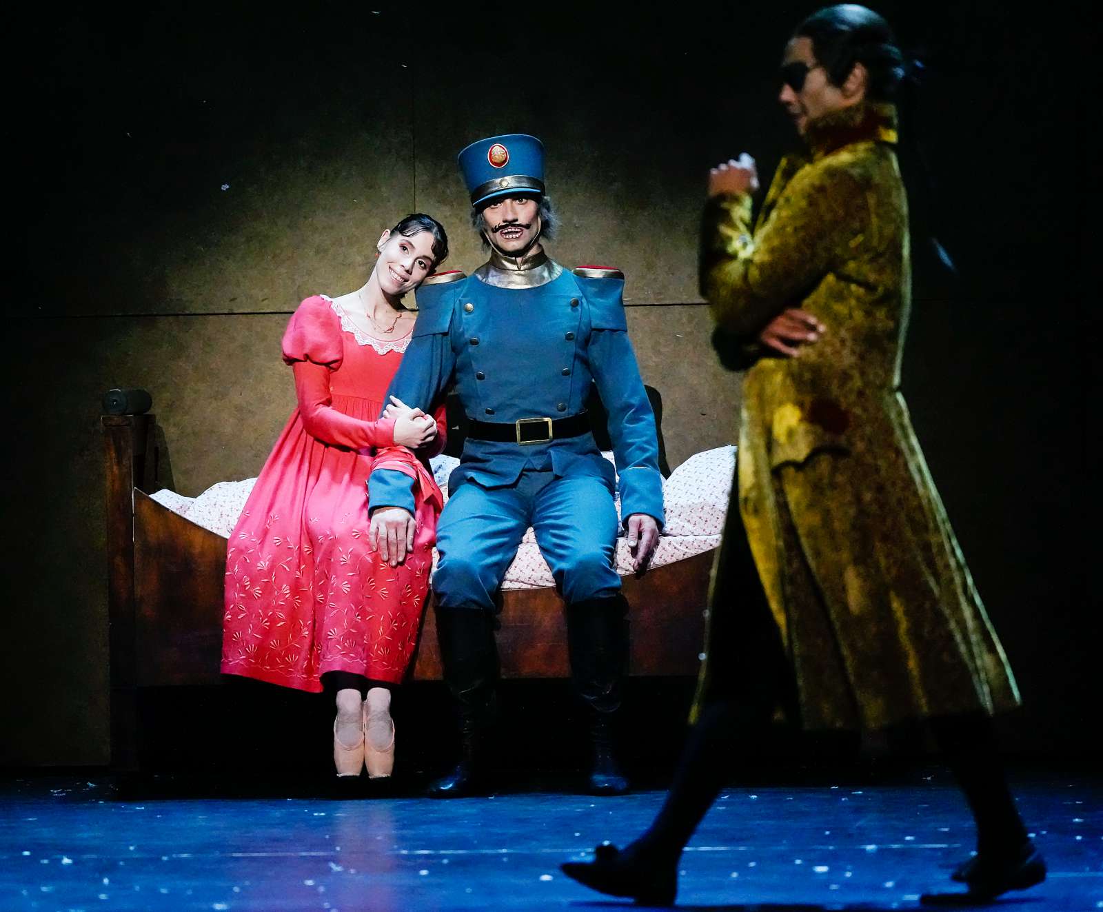 Stuttgarter Ballett - Der Nussknacker - Edward Clug - ohne Folklore