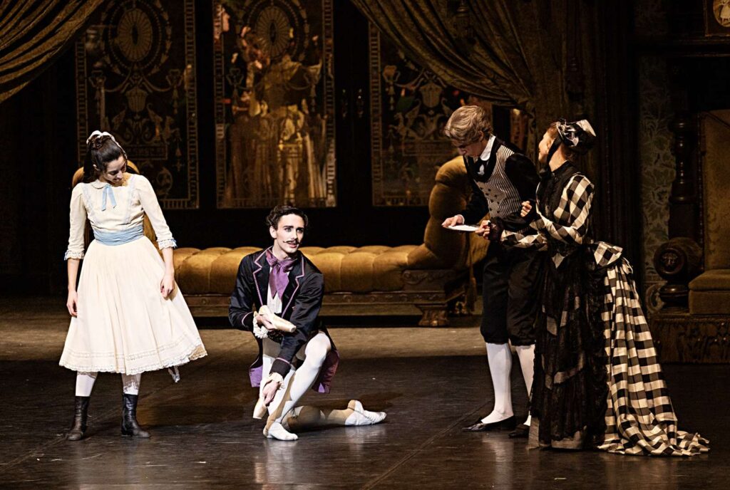 Hamburg Ballett - Der Nussknacker - John Neumeier - Ana Torrequebrada ...