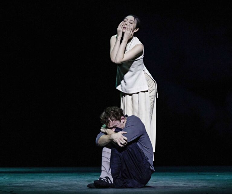 Hamburg Ballett - Romantic Evolution/s - Lloyd Riggins - La Sylphide ...